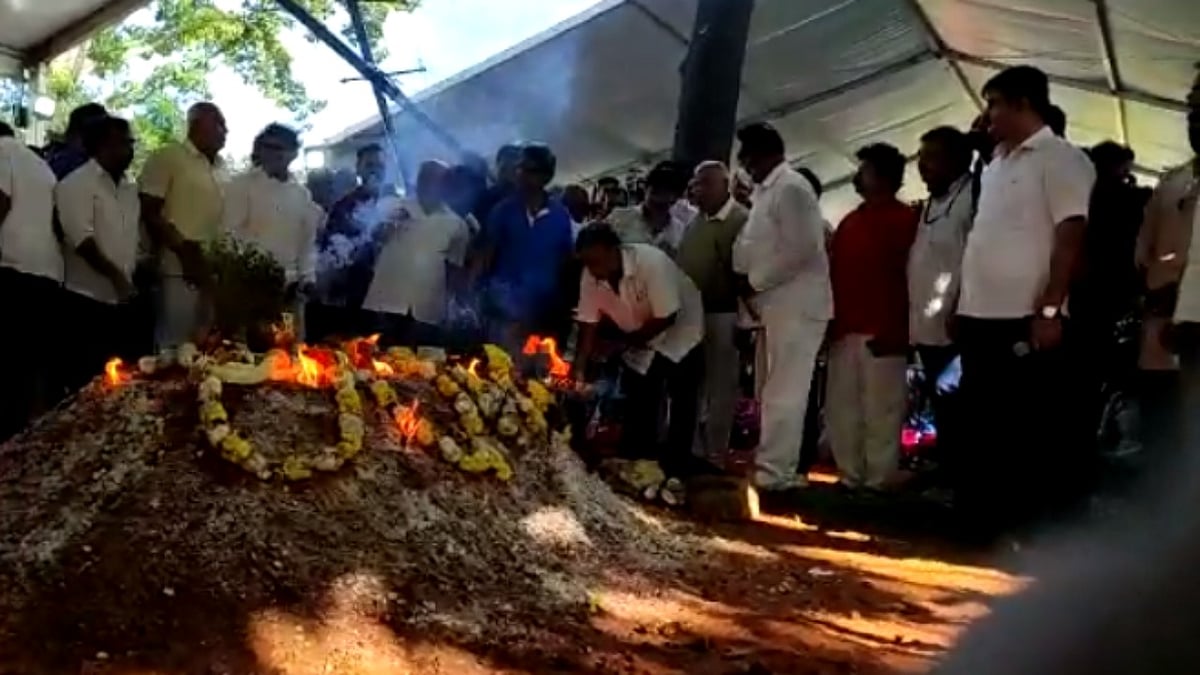 Family, fans bid Puneeth Rajkumar tearful farewell