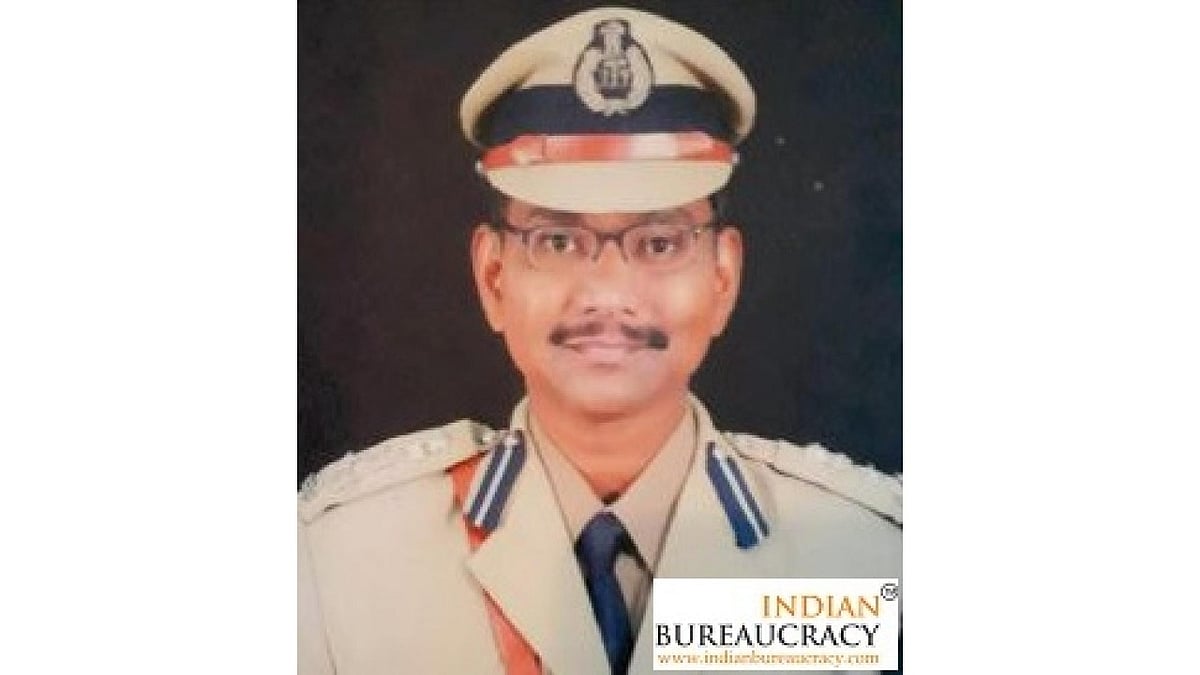 MLAs, Congress back IPS officer P Ravindranath