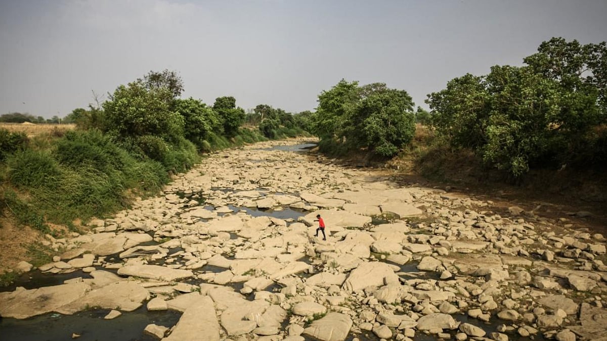 Floods, droughts, heatwaves sound climate alarm