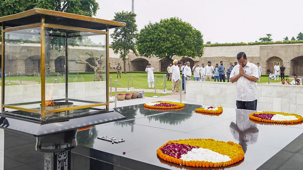 BJP 'purifies' Rajghat with Ganga jal after AAP MLAs' visit; party MP ...