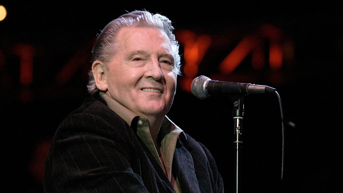 Rock 'n' roll pioneer Jerry Lee Lewis, known as 'The Killer,' dies