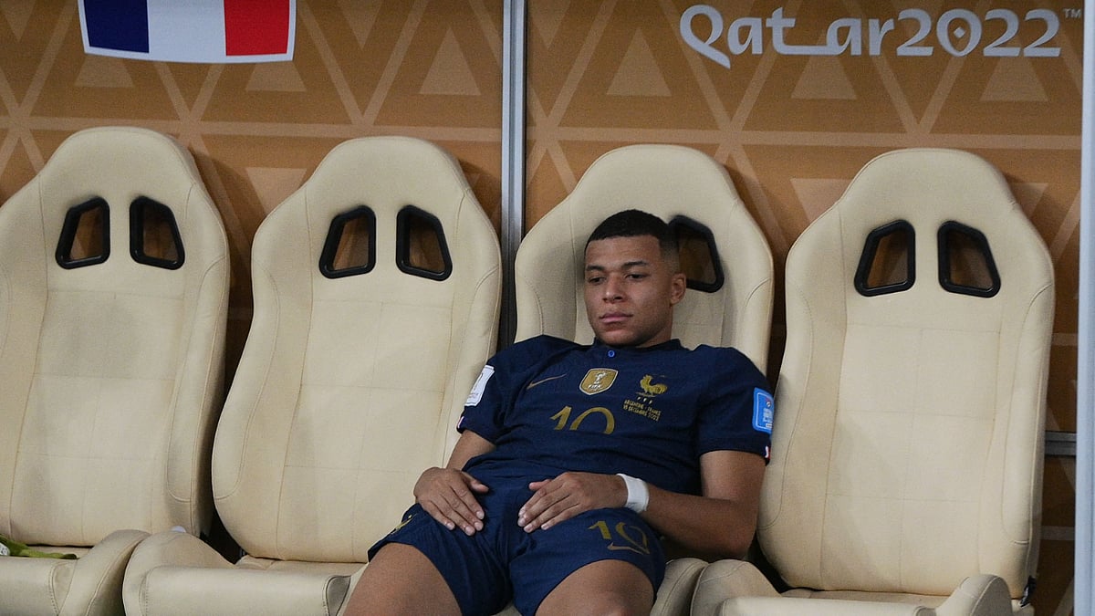 France fly out of Qatar as FIFA acclaims World Cup attendance