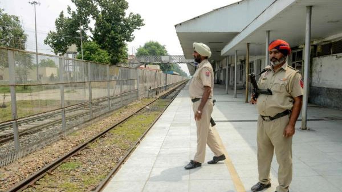 Punjab: PCS officers go on mass leave against 'illegal' arrest of colleague