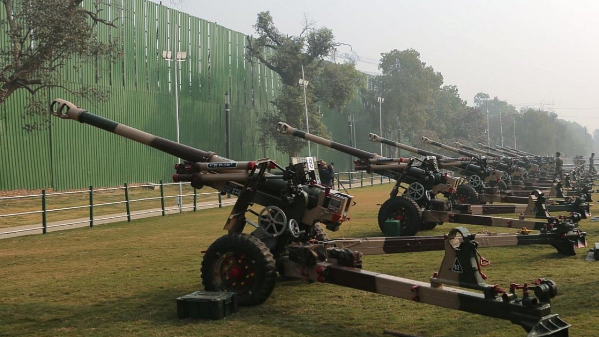 Indian field guns replace vintage 25-pounders for 21-gun salute during ...