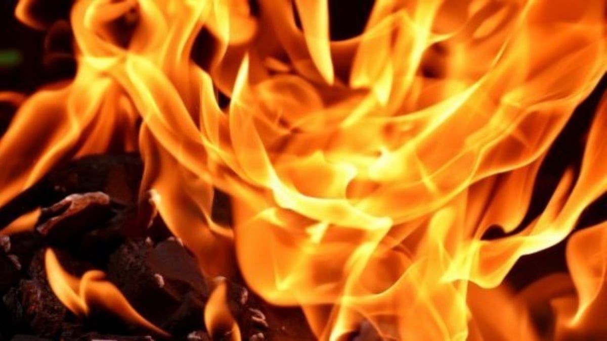 Elderly woman dies, 8 others suffer from suffocation after fire in ...