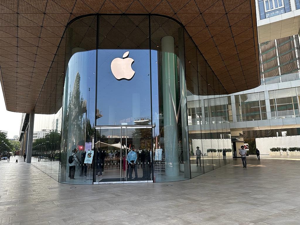 Apple BKC Store reflects vibrant Mumbai culture, says O’Brien, Apple ...
