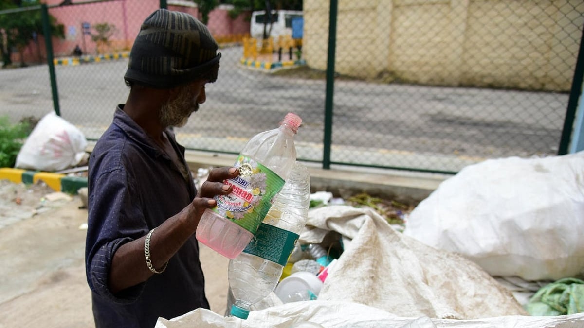 Waste pickers demand pending wages
