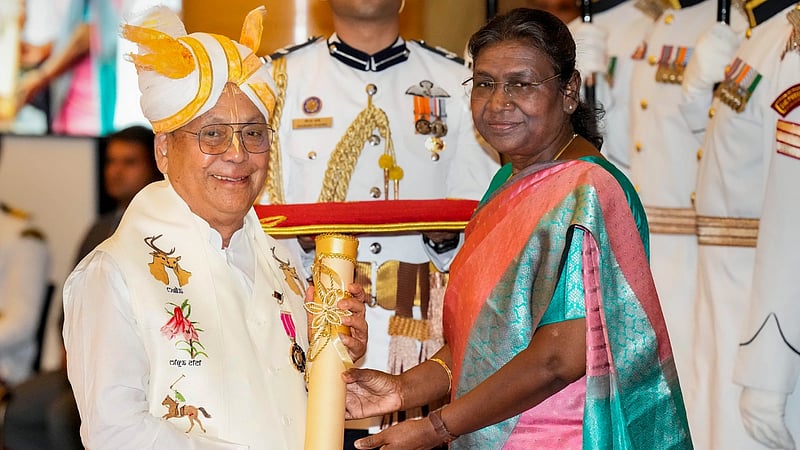 Padma Awards 2023: President Droupadi Murmu honours Sudha Murty ...