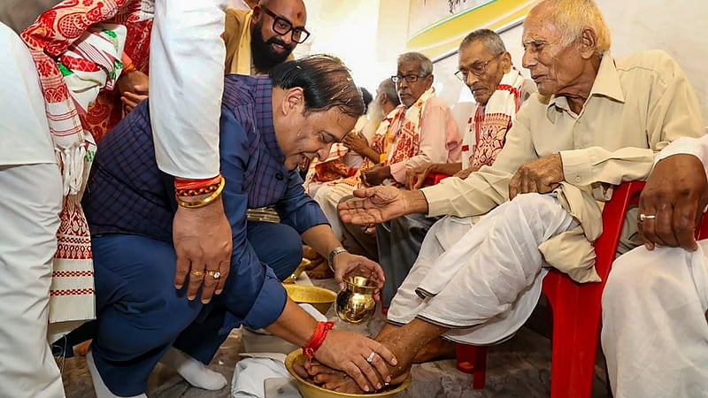 In Pics | Indian politicians celebrate Guru Purnima