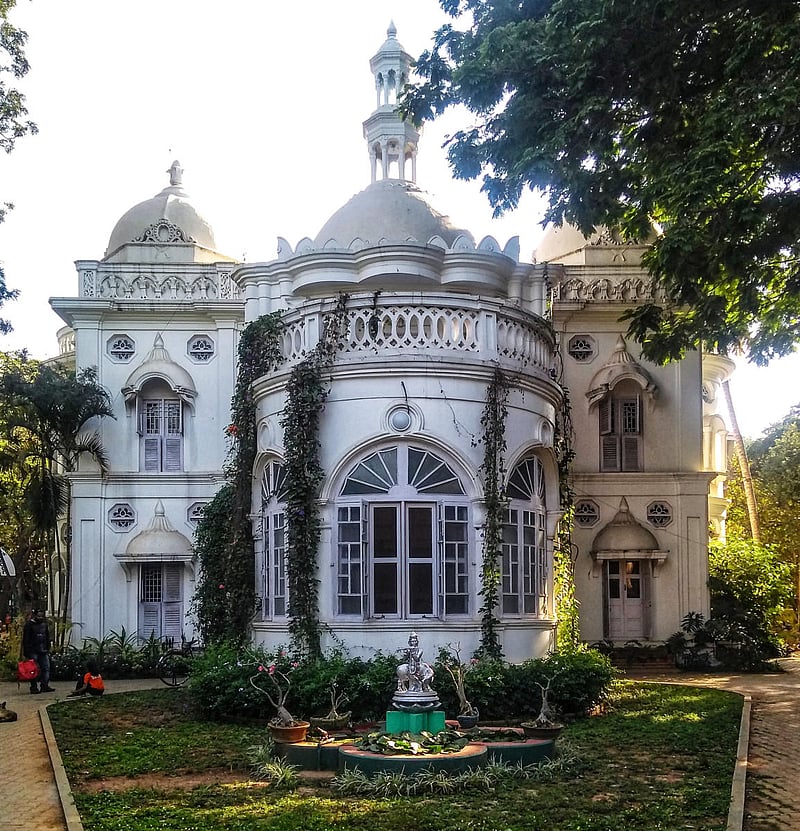 Aurobindo Bhavan: A regal house by Ulsoor lake