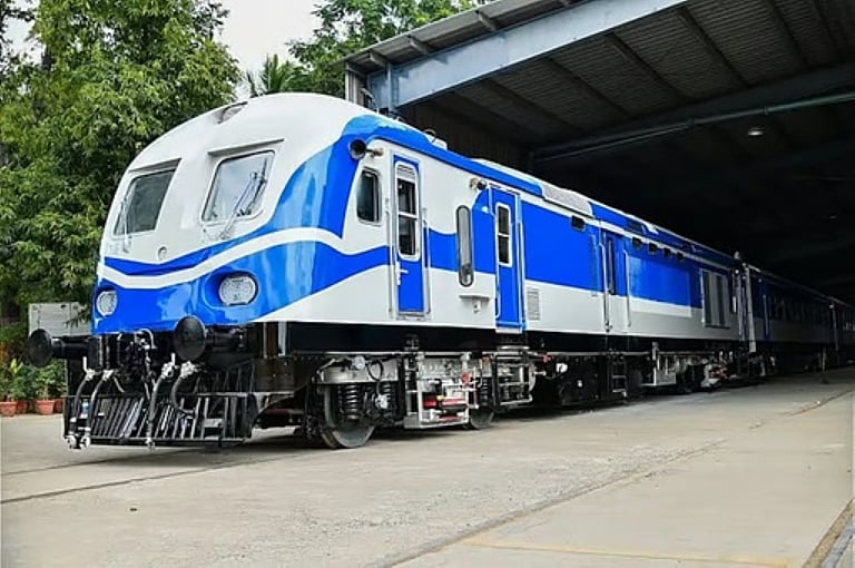 ചരിത്രയാത്രയ്ക്ക് തുടക്കം: ഇന്ത്യയുടെ ഹൈഡ്രജൻ ട്രെയിൻ സർവീസ് ...