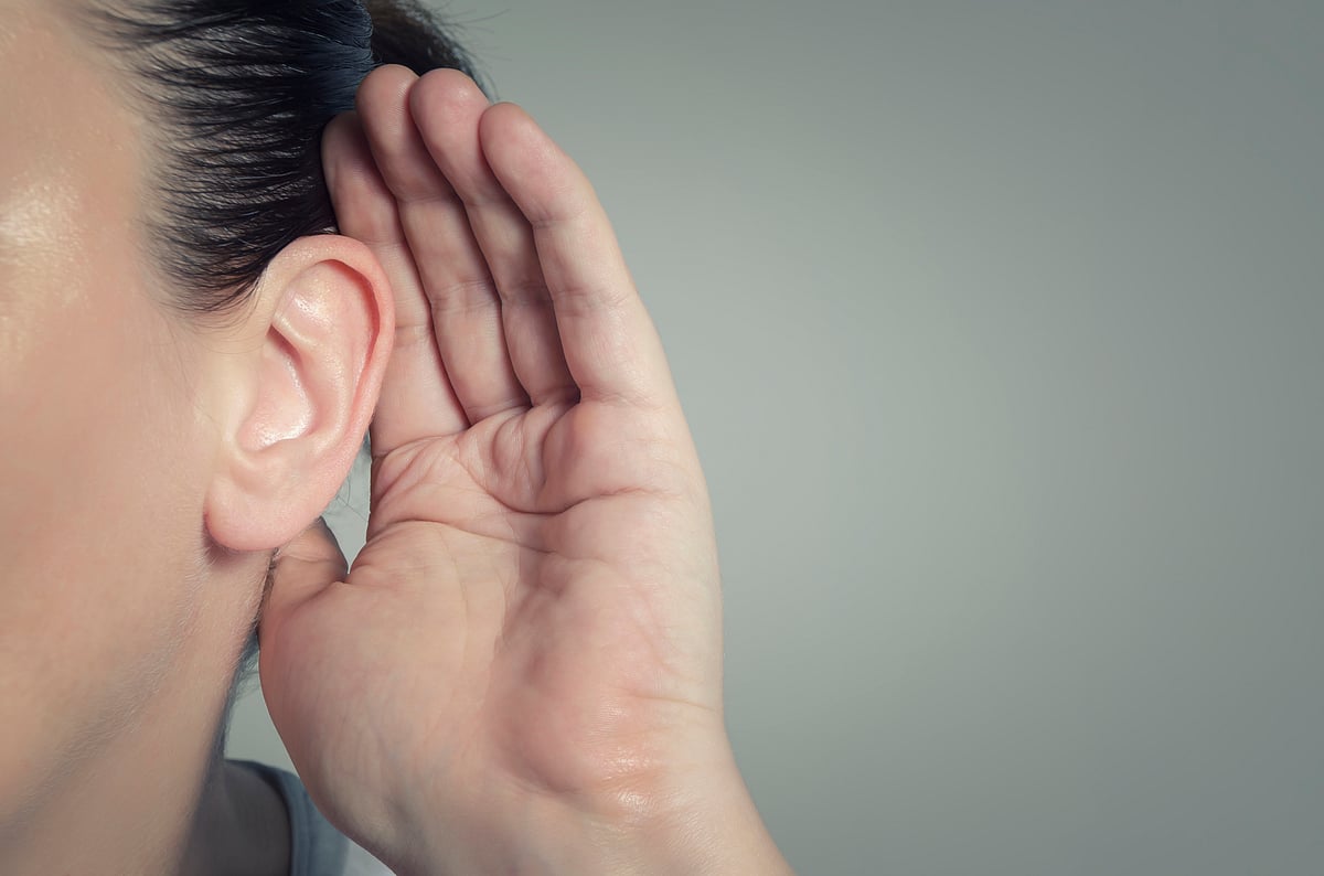 Difference between listening and waiting to speak