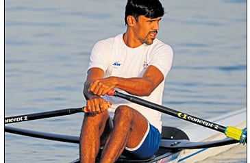 K'taka lead medals table at midpoint