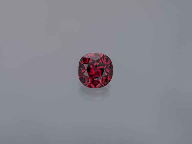 Smithsonian Acquires One of the World’s Largest Fancy Red Diamonds
