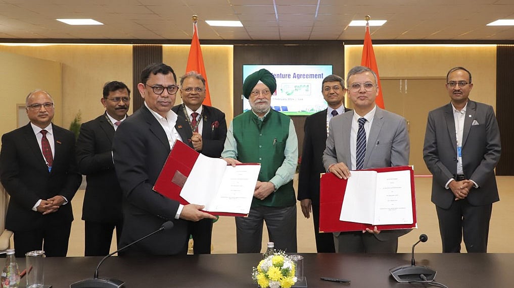 ONGC Signed Joint Venture Agreement with NTPC Green for Renewable Energy