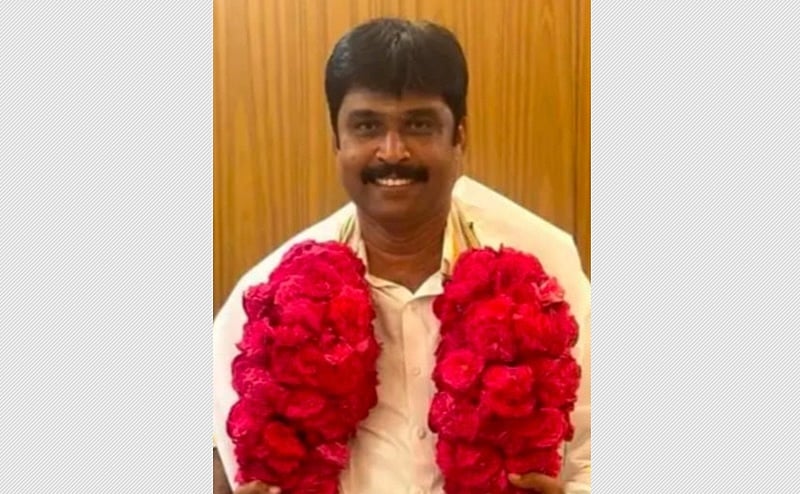 நாமக்கல் தொகுதி கொமதேக வேட்பாளர் திடீர் மாற்றம் ஏன்?