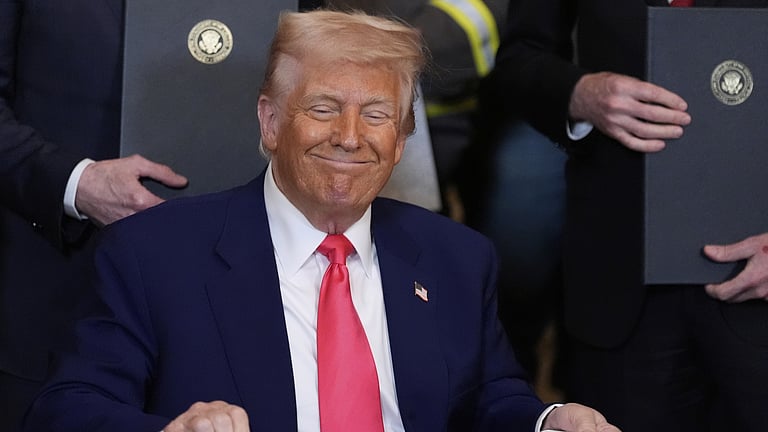 மருந்துப் பொருள்களுக்கு விரைவில் வரி உயர்வு: டிரம்ப்