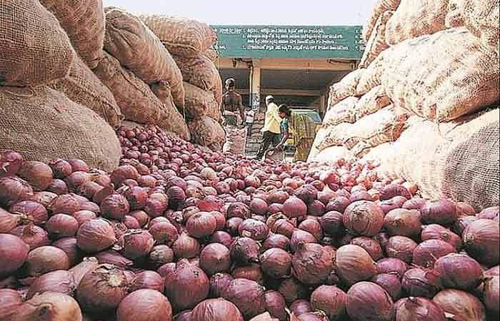 Robbery of Onion worth Rs 1 lakh!