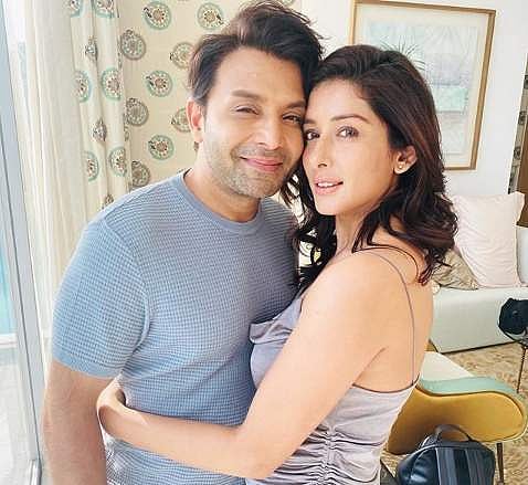 Sameksha Singh marries singer Shael Oswal in Singapore