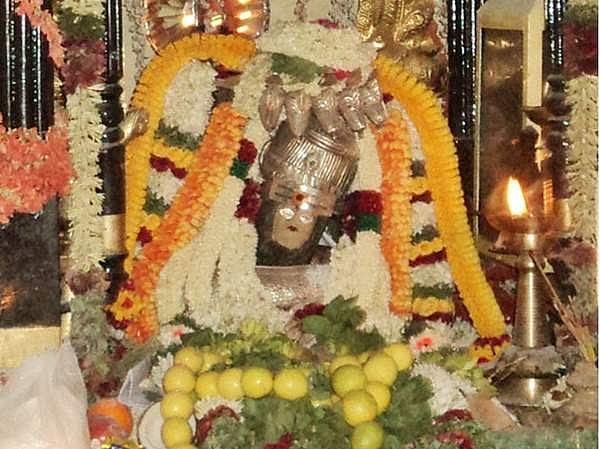 சித்ரா பௌர்ணமி: சதுரகிரி மலைக்கோயிலுக்கு பக்தர்கள் வருகை அதிகரிப்பு