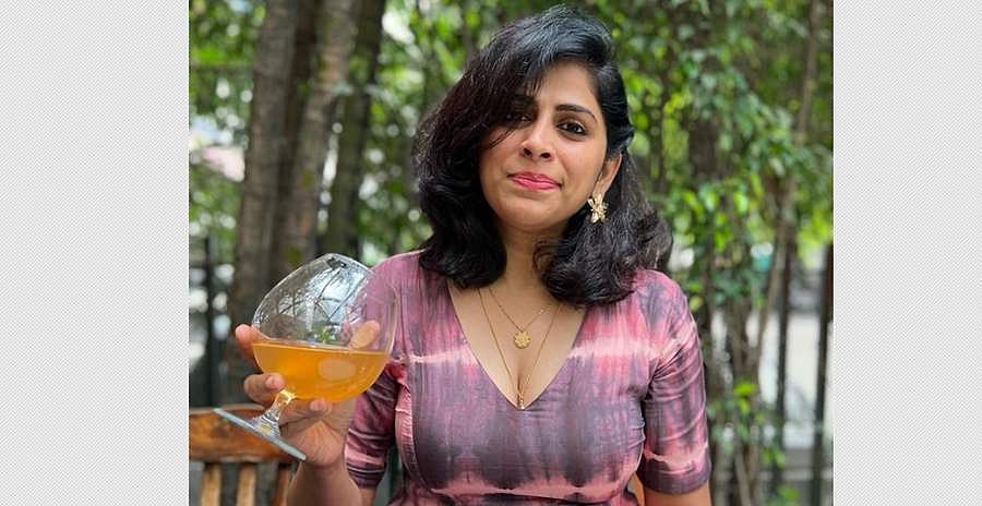 Pooja Vaidyanath playback singer Tamil