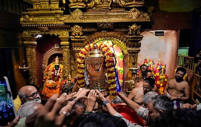 சென்னை திருப்பதி தேவஸ்தானத்தில் சிஎஸ்கே கோப்பைக்கு அபிஷேகம்!