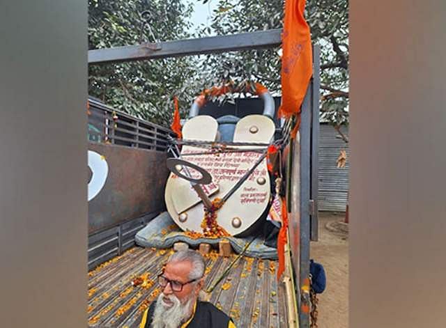 World's largest lock, 1,265 kg laddoo Prasad arrive in Ayodhya
