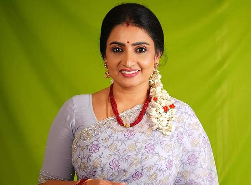 பாண்டியன் ஸ்டோர்ஸ் சுஜிதாவின் புதிய தொடர்!