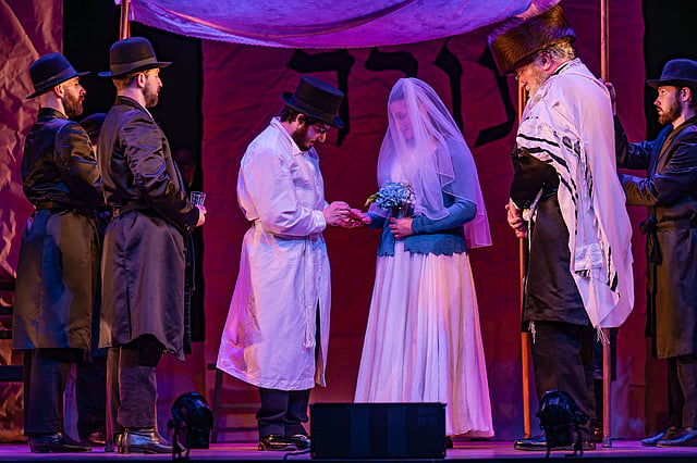 Fiddler on the Roof in Yiddish