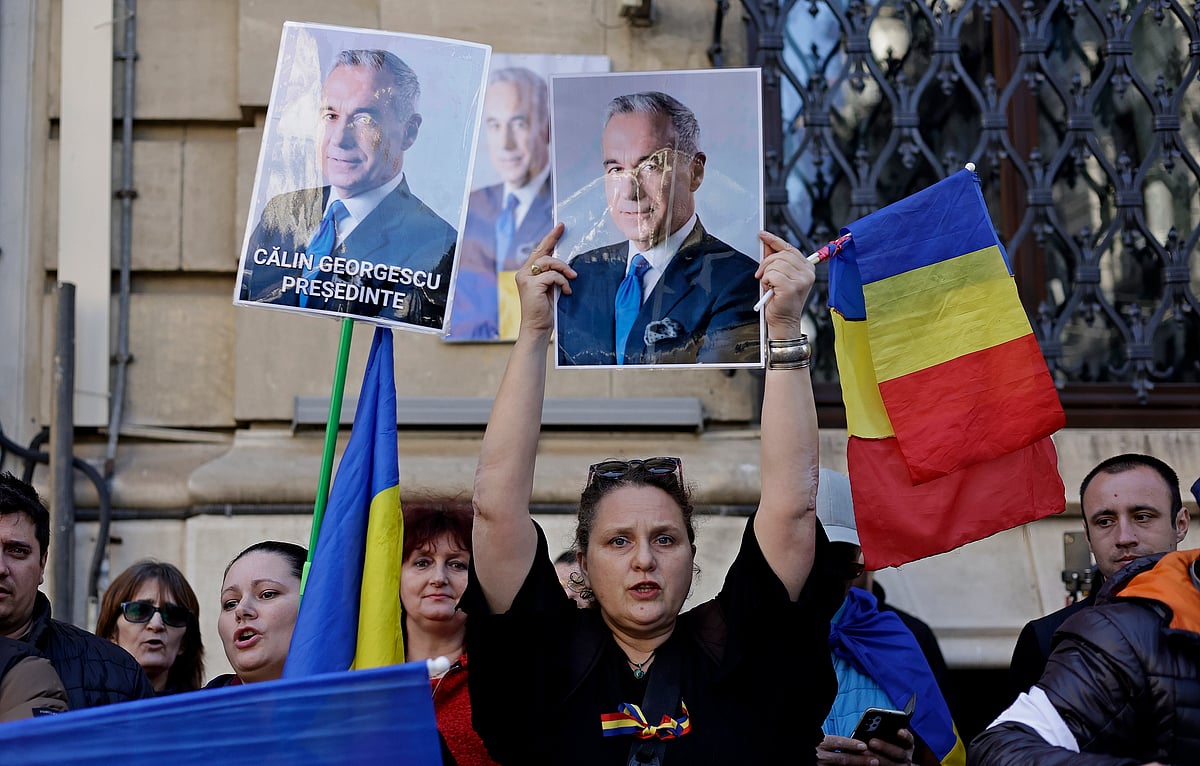 Georgescu impedido de se candidatar às presidenciais na Roménia por ...