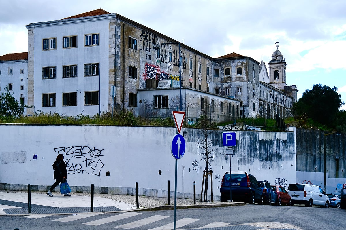 Protesto adiado contra hotel de luxo no Quartel da Graça em Lisboa ...