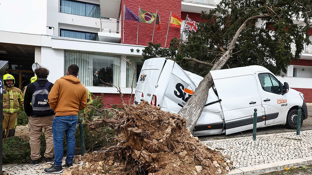 Mau Tempo em Portugal: Alertas de Chuva, Vento e Neve em Vários Distritos