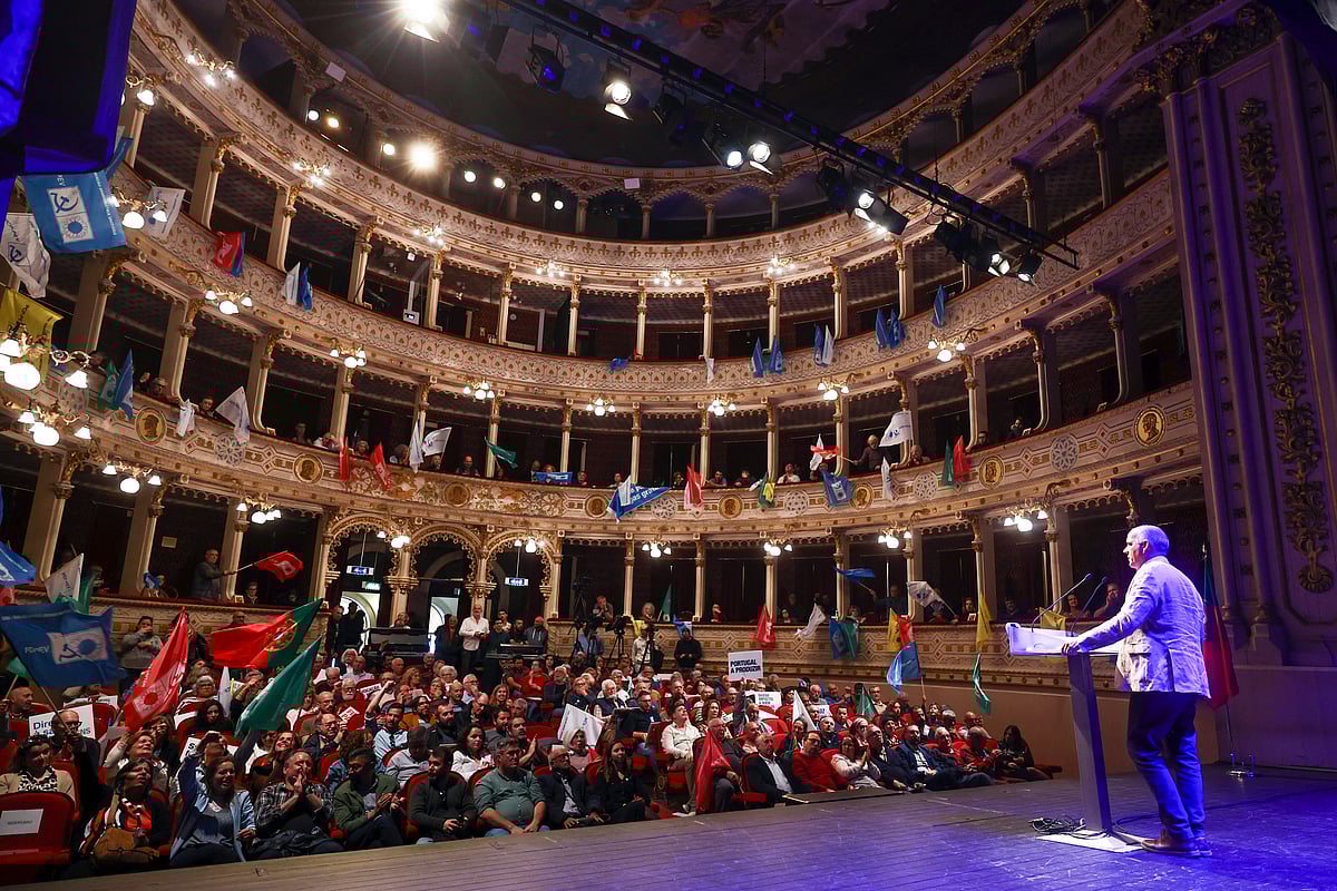 Paulo Raimundo e CDU: Confiança em Marcha e Cravos na Amadora