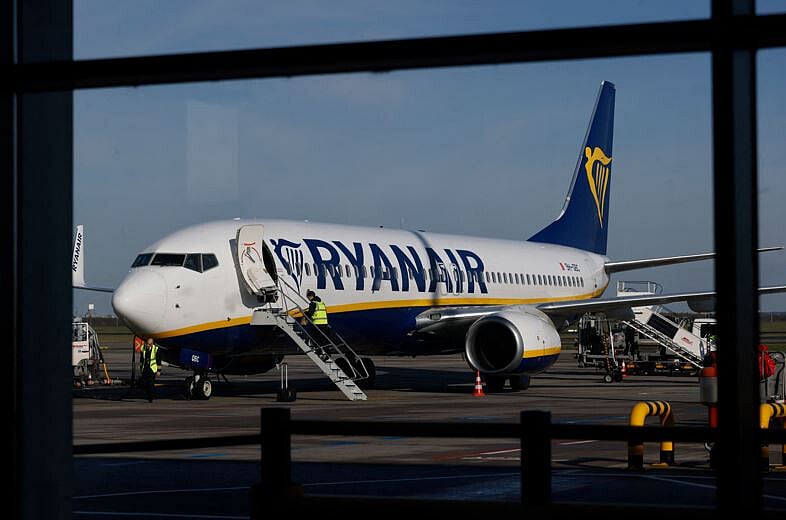Incidente Ryanair: Distúrbio de Portugueses Cancela Voo em Berlim