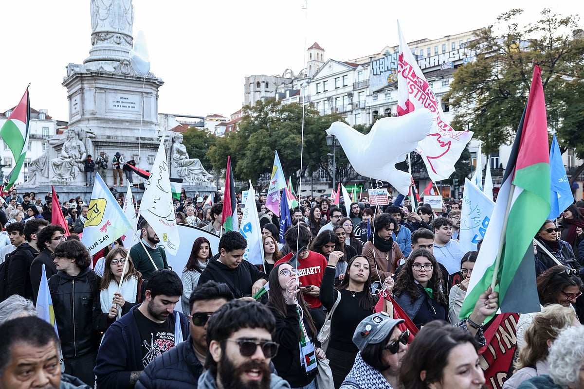 Manifestação "Todos juntos pela Paz!" juntou milhares de pessoas em Lisboa