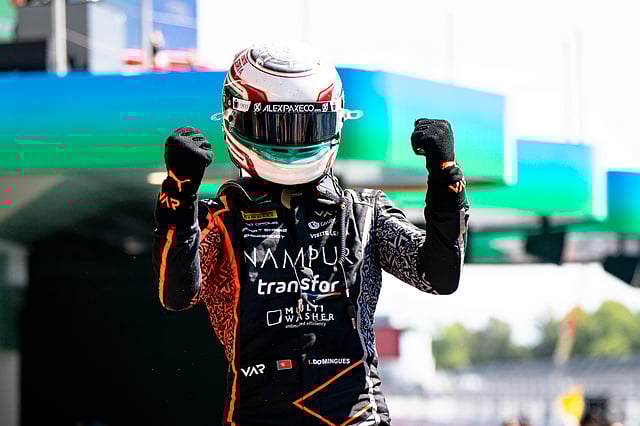 Ivan Domingues no pódio. "Partilho esta vitória com todos os portugueses"