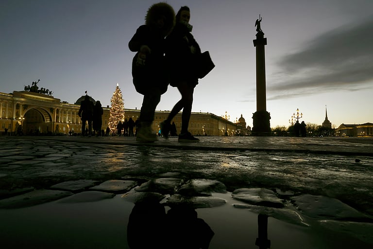 Ataque de drones ucranianos em São Petersburgo leva autoridades a pedir ...