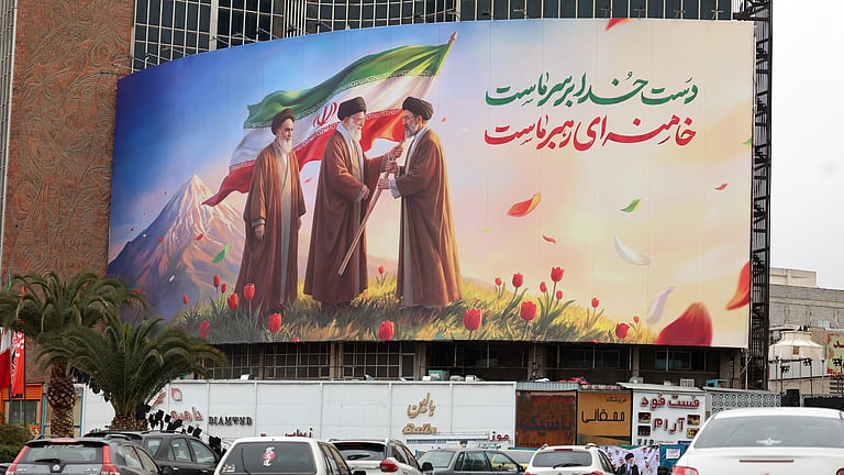 Setad, a herança bilionária de Mojtaba Khamenei