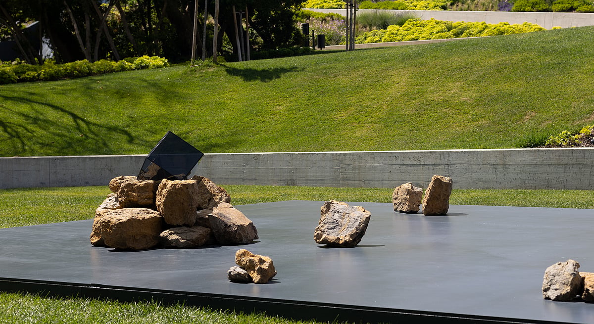 Grada Kilomba em Sintra: ‘O Fundo do Mundo’ transforma horrores da ...