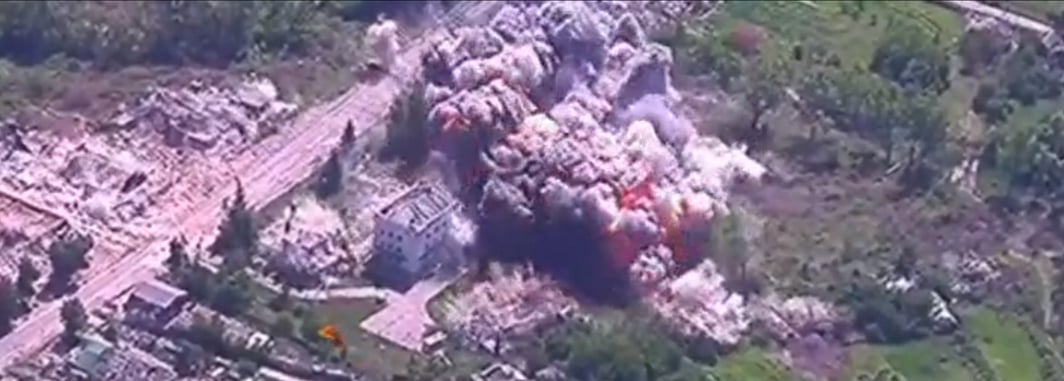 Veja o vídeo. Rússia utiliza pela primeira vez bomba aérea de três ...