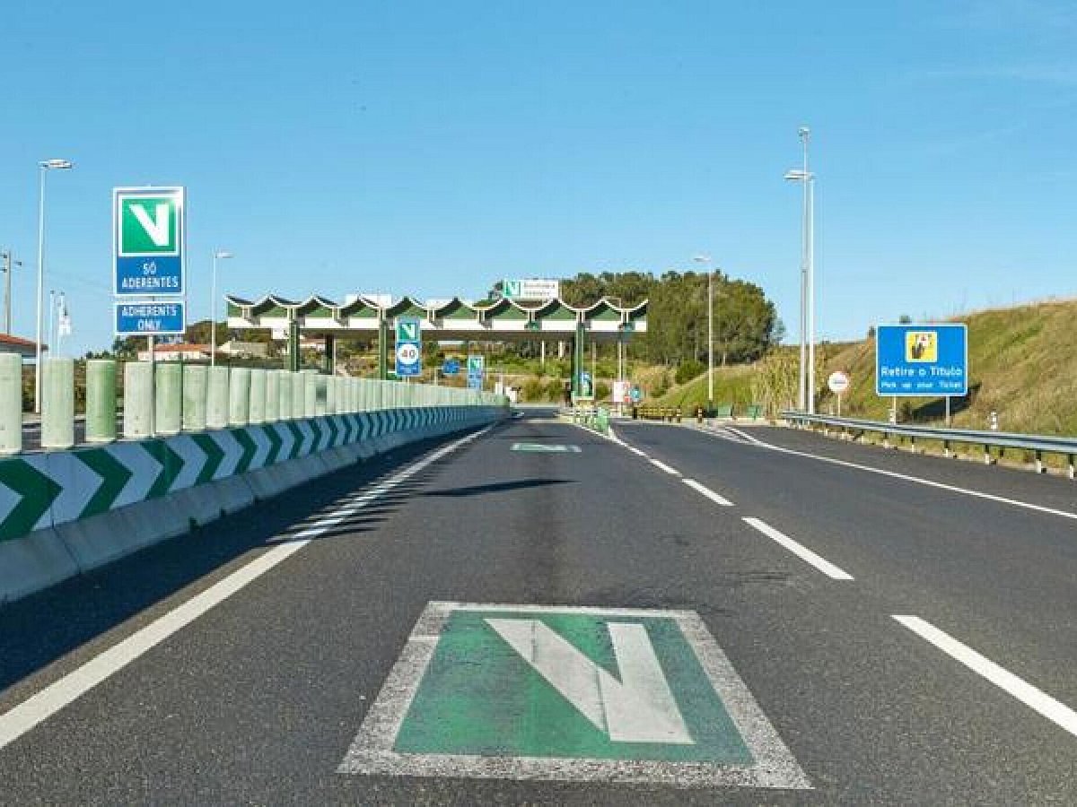 Portagens: saiba como funciona o sistema de pedágio nas estradas em ...