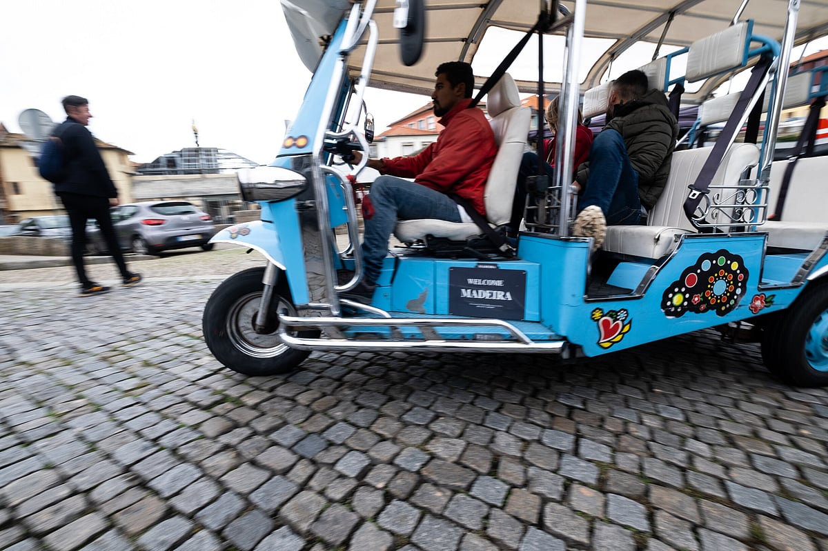 Porto vai limitar 'tuk-tuks' e autocarros de excursões turísticas no ...