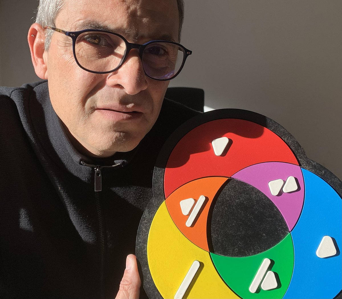 Português cria código que dá cor à vida de daltónicos em todo o mundo