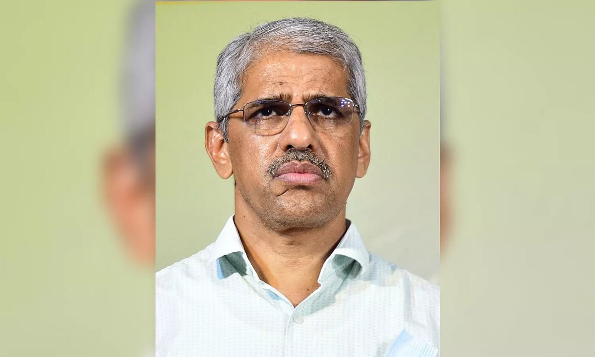 Shiv Das Meena assumes office as CS; transfers 2 IAS officers