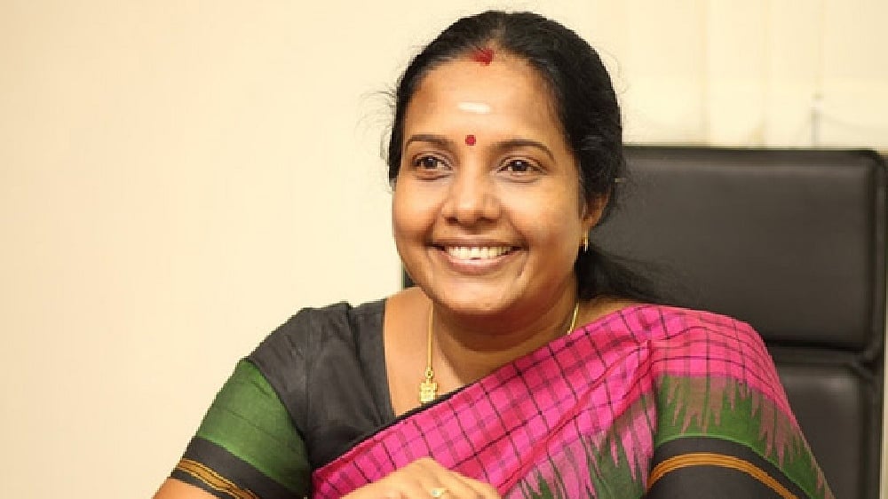 Vanathi Srinivasan criticises DMK for staging drama by using allies