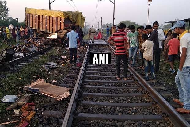 Truck hits Delhi-bound Rajdhani Express, 2 coaches derail