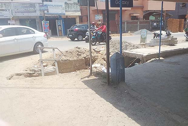 Citizen Connect: Pit dug up for underground sewage canal creates ...