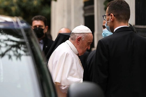 Orthodox priest shouts 'Pope, you are a heretic' at Francis in Athens