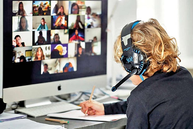 Zoom's 'Studio Effects' Feature Make Meetings Fun