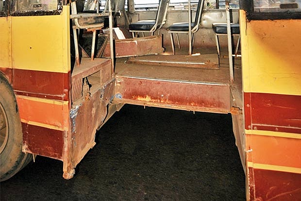 15 hurt as bus footboard gives way